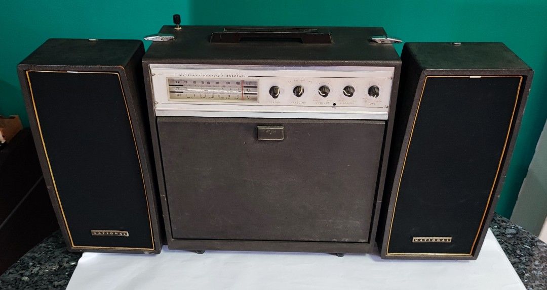 Vintage NATIONAL Portable Radio Phonograph, Audio, Portable Music ...