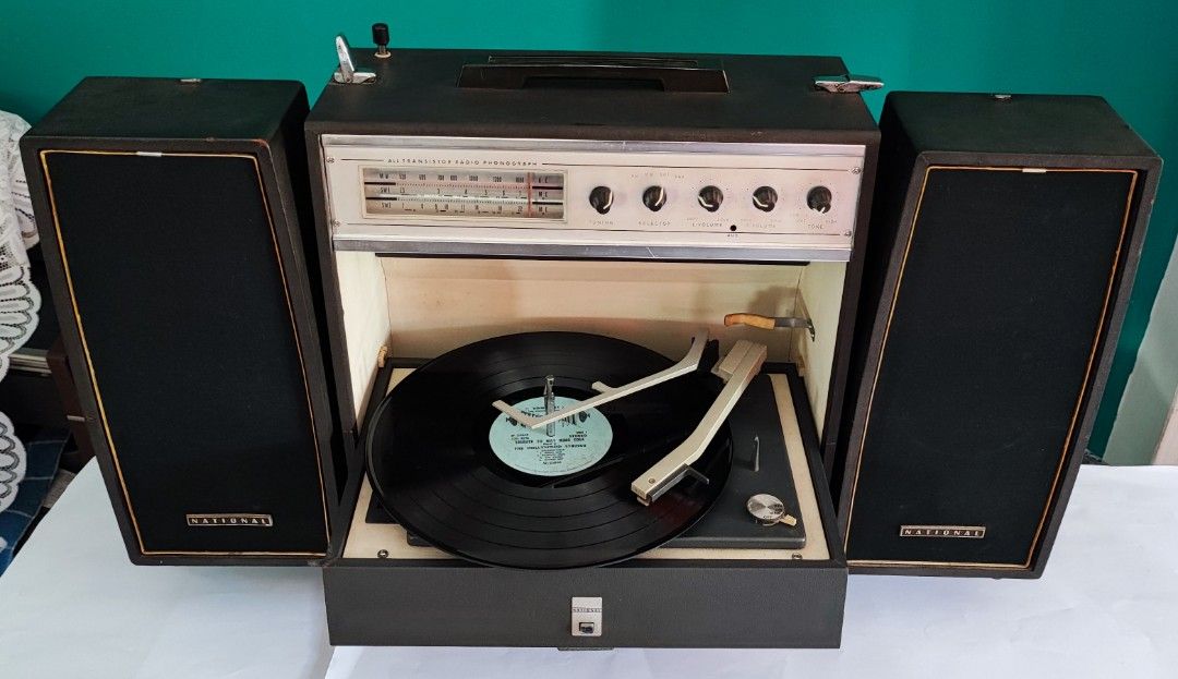 Vintage NATIONAL Portable Radio Phonograph, Audio, Portable Music ...