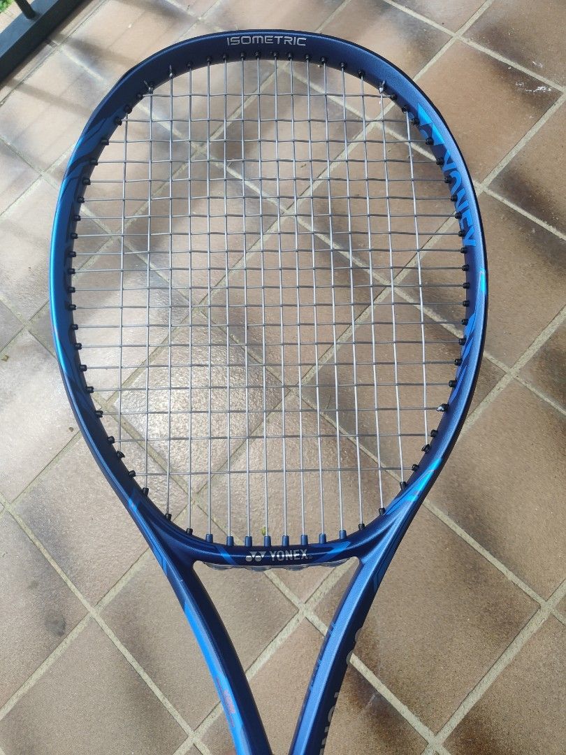 Yonex Ezone 98 Tour (2020) with spare grommet/bumper set, Sports ...