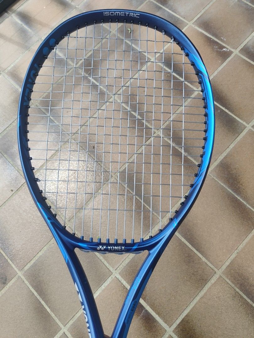 Yonex Ezone 98 Tour (2020) with spare grommet/bumper set, Sports ...