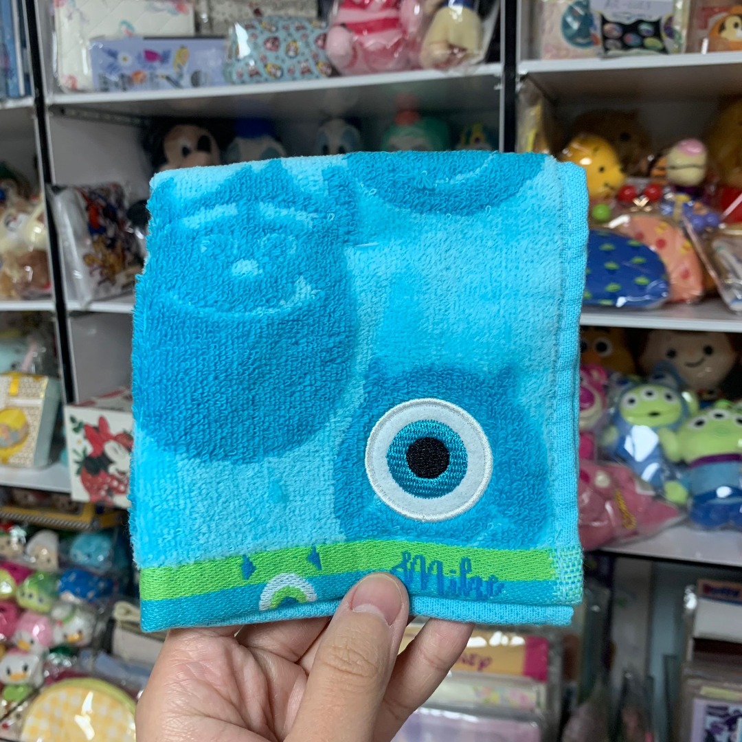日版 Disney Monster Inc. 怪獸公仔 Sulley 毛毛 & Mike 大眼仔 手巾, 其他, 其他 - Carousell