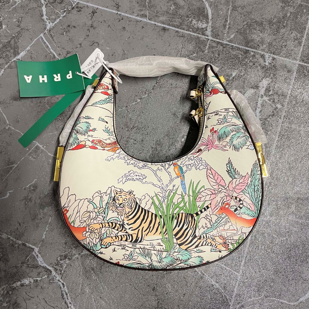 韓國 PRHA 米白色皮革 老虎圖畫 半月型 手提袋, 女裝, 手袋及銀包, Tote Bags - Carousell