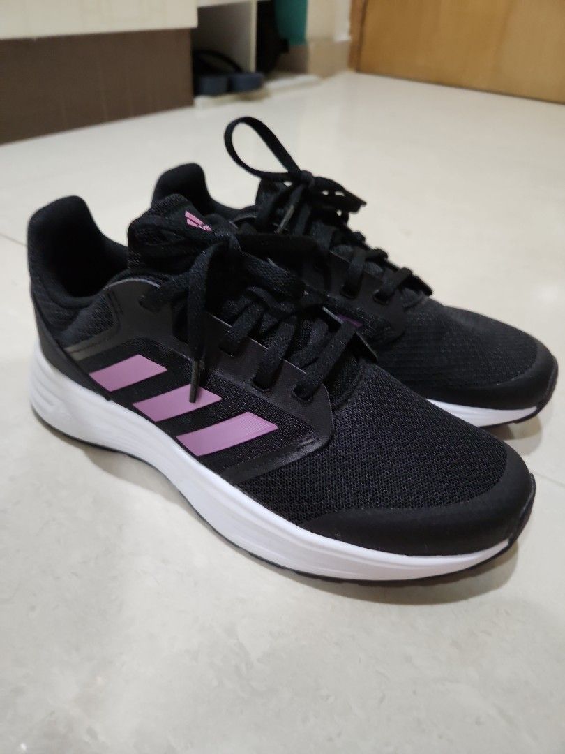 Adidas sports shoe, Women's Fashion, Footwear, Sneakers on Carousell