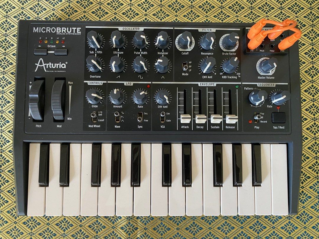 Arturia Microbrute 25 Key Synthesizer, Audio, Portable Music Players on ...
