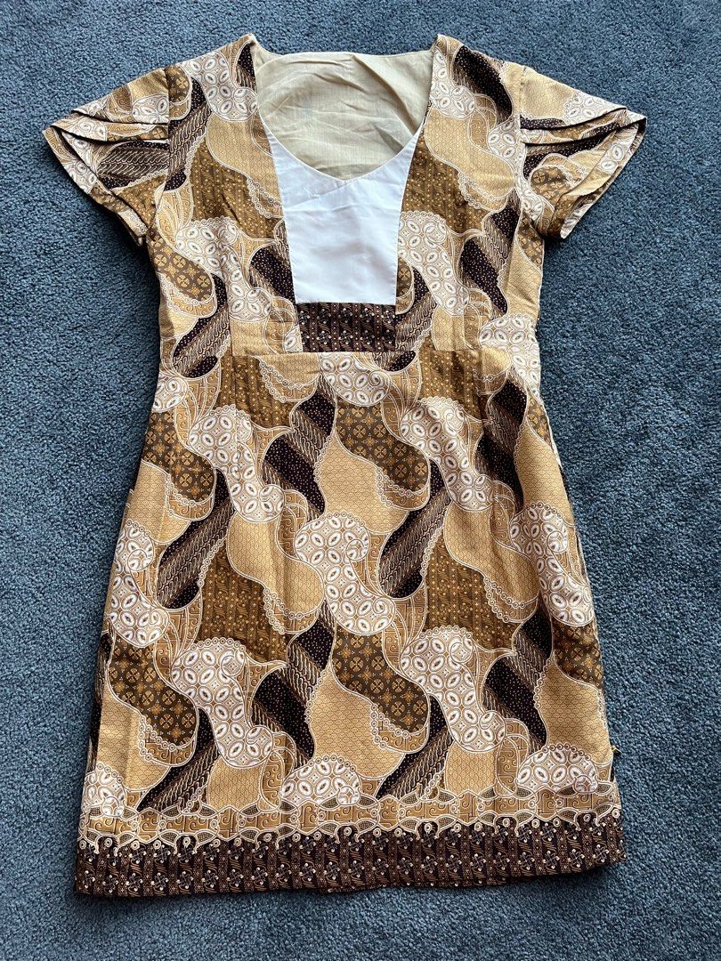 Batik Dress kuning, Fesyen Wanita, Pakaian Wanita, Gaun & Rok di Carousell