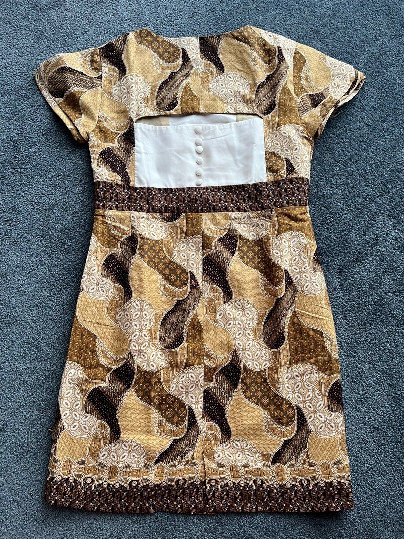 Batik Dress kuning, Fesyen Wanita, Pakaian Wanita, Gaun & Rok di Carousell