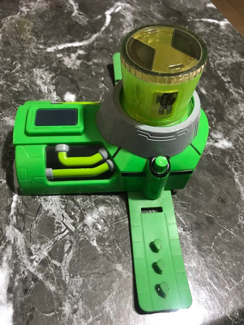 Ben 10 Omnitrix (battery operated for sound effects & lights), Hobbies ...