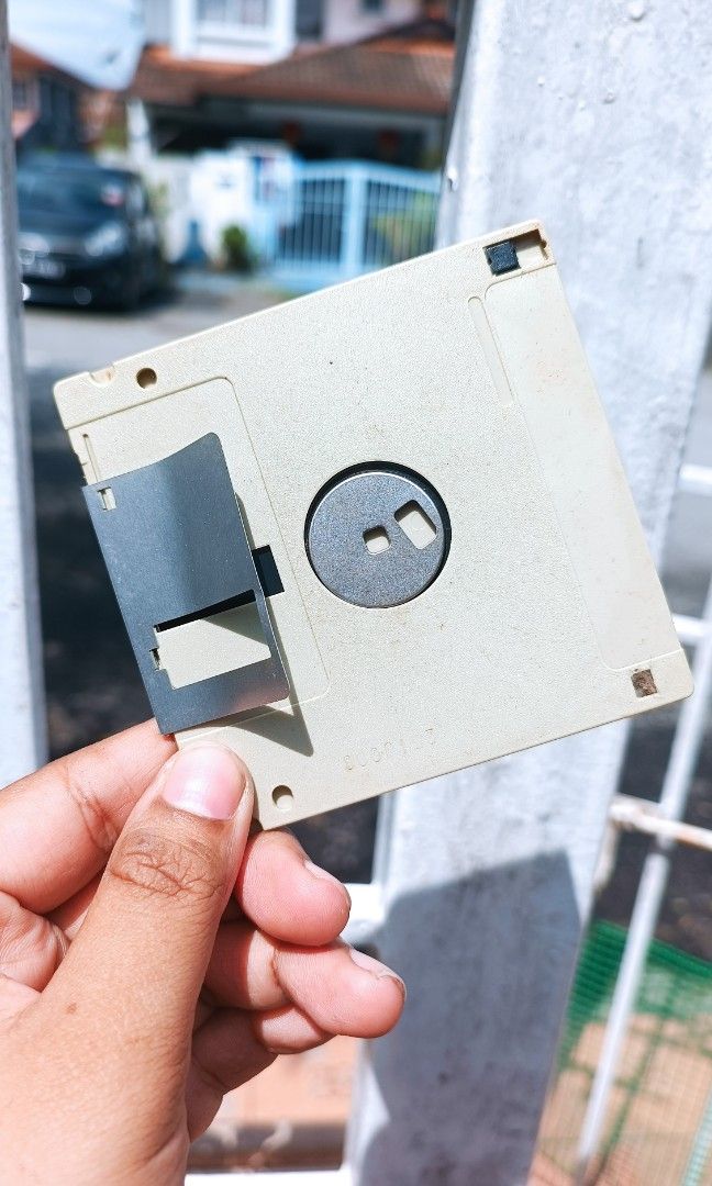 Broken floppy disk., Computers & Tech, Office & Business Technology on ...
