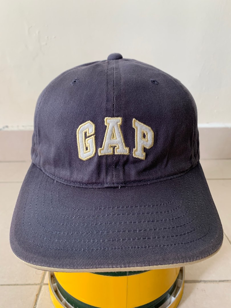 cap GAP, Men's Fashion, Watches & Accessories, Cap & Hats on Carousell