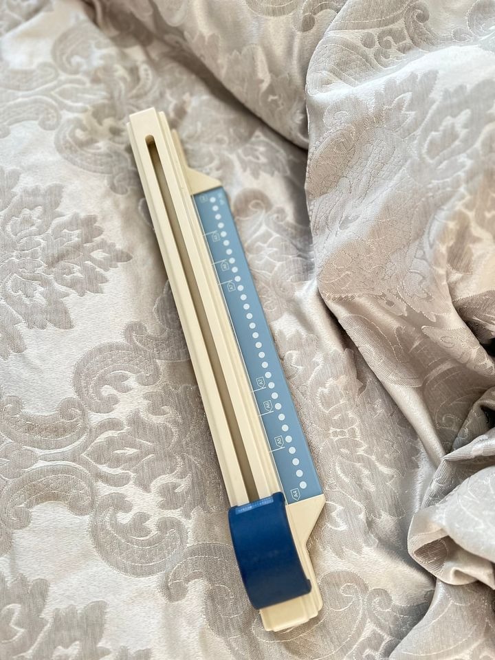 CARL SP-30 Hole Punch Glisser, Hobbies & Toys, Stationery & Craft, Other Stationery & Craft on ...