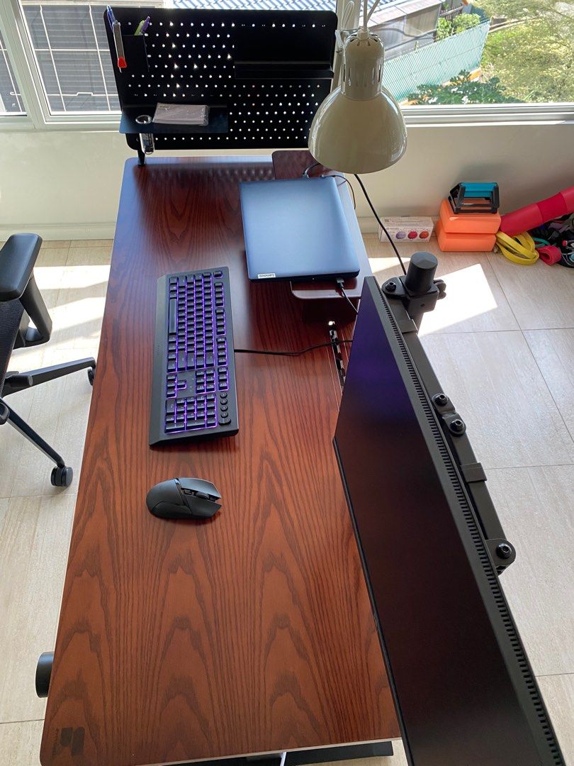 EverDesk+ Motorized standing desk with multi-function touch controller ...