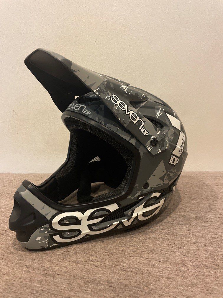Full face MTB helmet, Sports Equipment, Bicycles & Parts, Parts ...