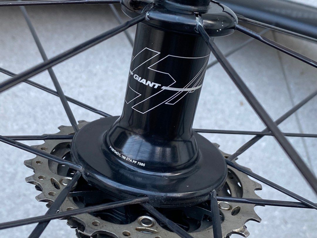 Giant SLR1 55mm Aero Carbon Rim Brake wheelset ( w tires and cassette ...