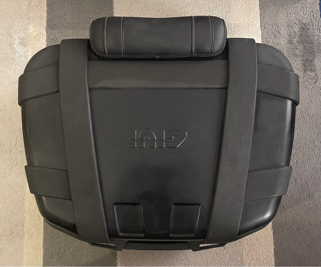 Givi 52 litre top box with Givi Back rest and Givi Monokey base plate ...