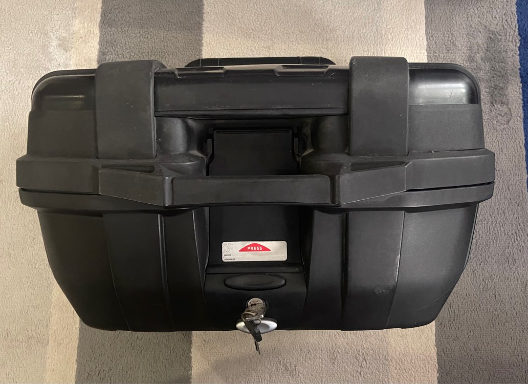 Givi 52 litre top box with Givi Back rest and Givi Monokey base plate ...