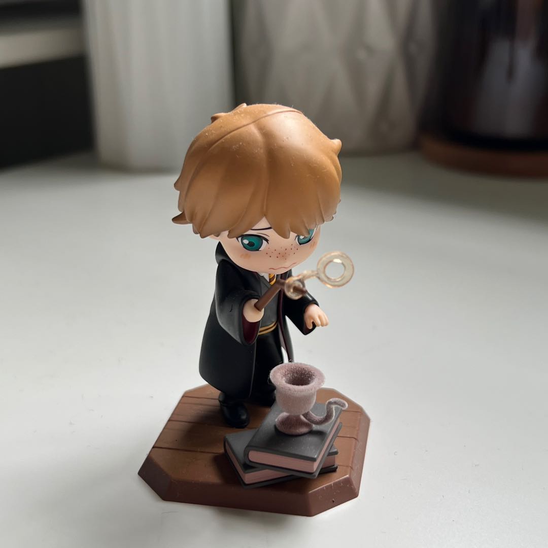 Harry Potter Ron Broken Wand Popmart, Hobbies & Toys, Toys & Games on ...