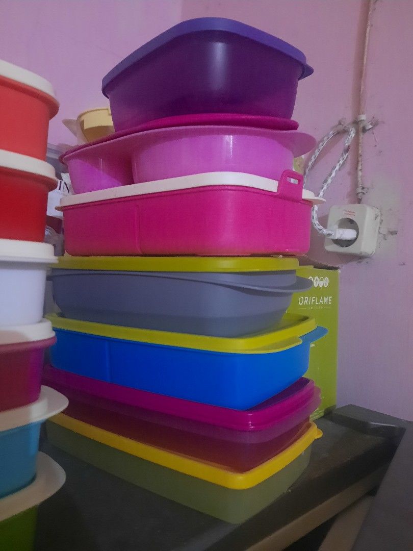 Kotak makan tupperware, Kitchen & Appliances di Carousell