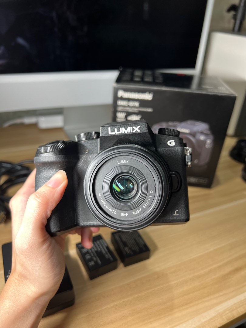 Lumix Mirrorless Camera Dmc G7k With Lumix 20mm F1 7 Lens Creator