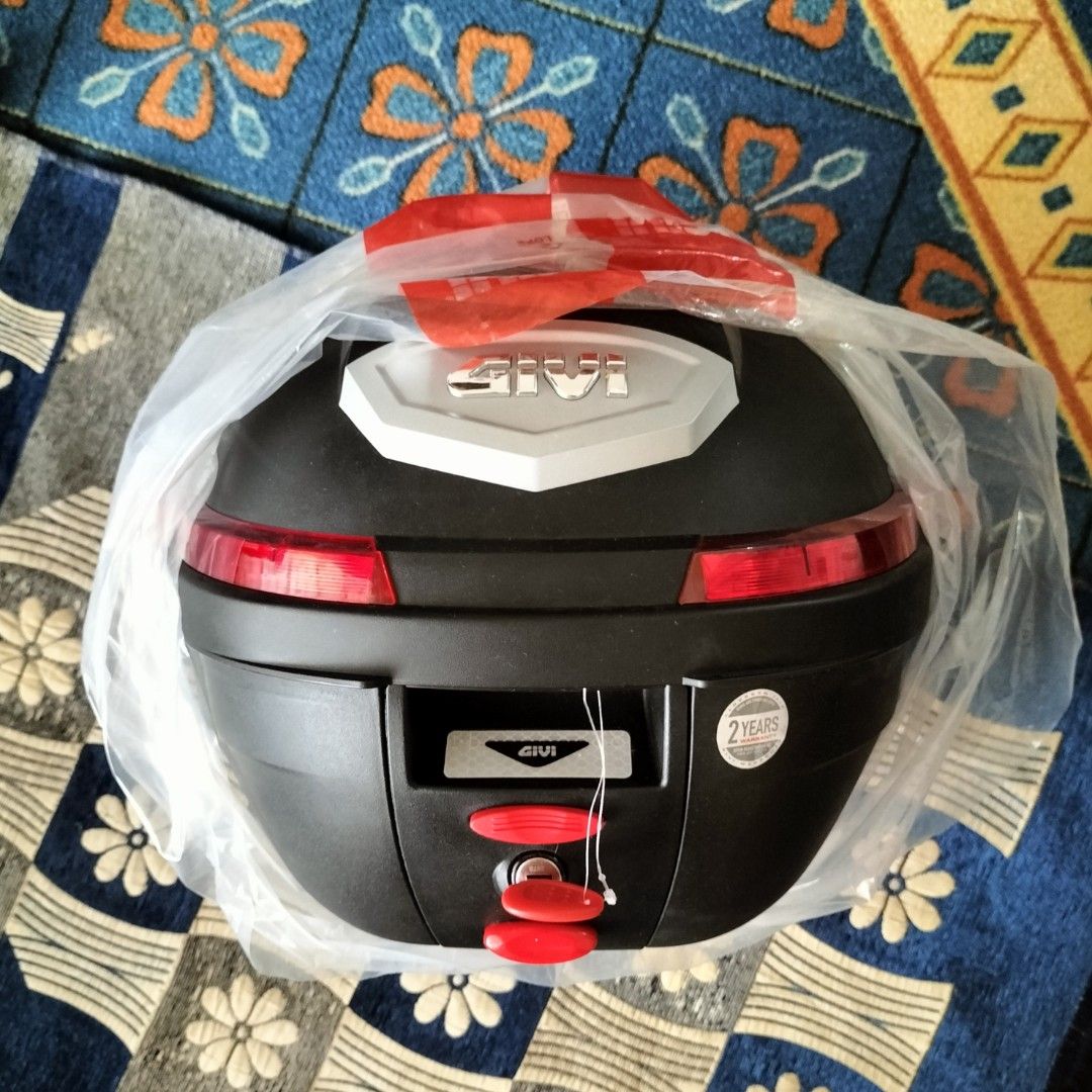 New Givi Box 27LTR Monolock Topcase Black, Auto Accessories on Carousell