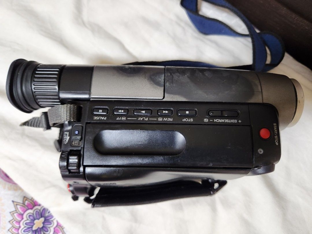 Old Sony video camera, Photography, Video Cameras on Carousell