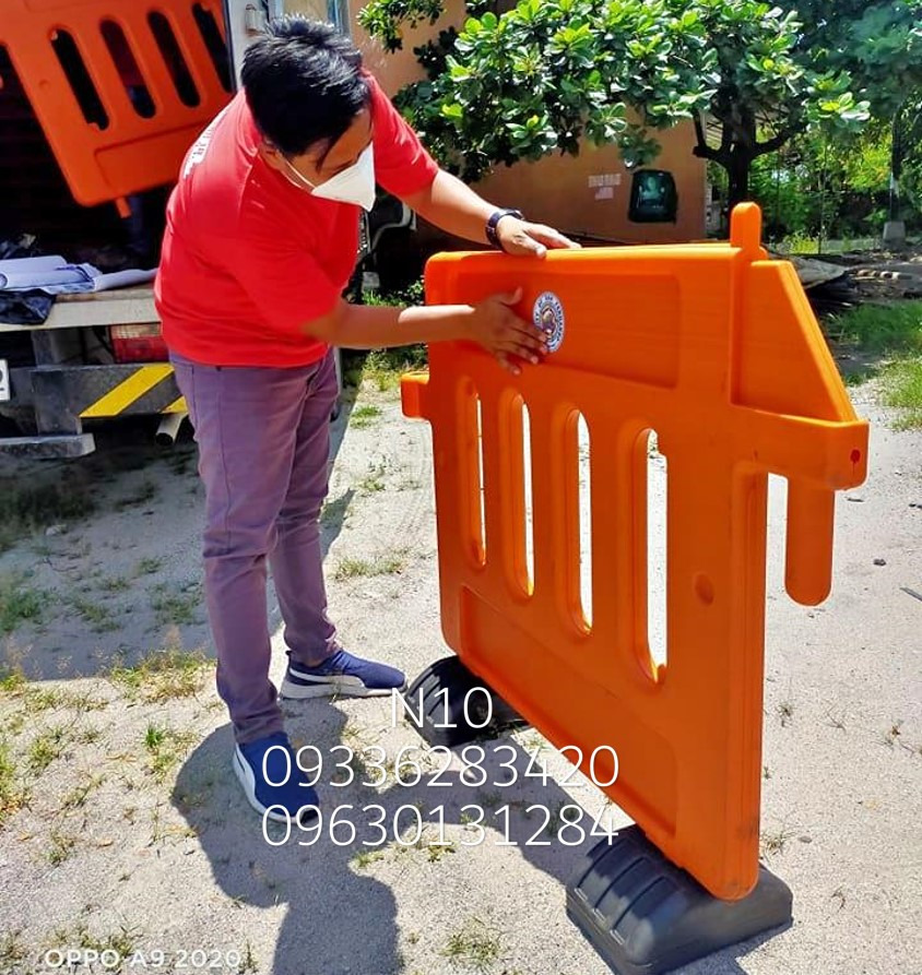 Plastic Fence Barrier Road Barricade, Looking For on Carousell