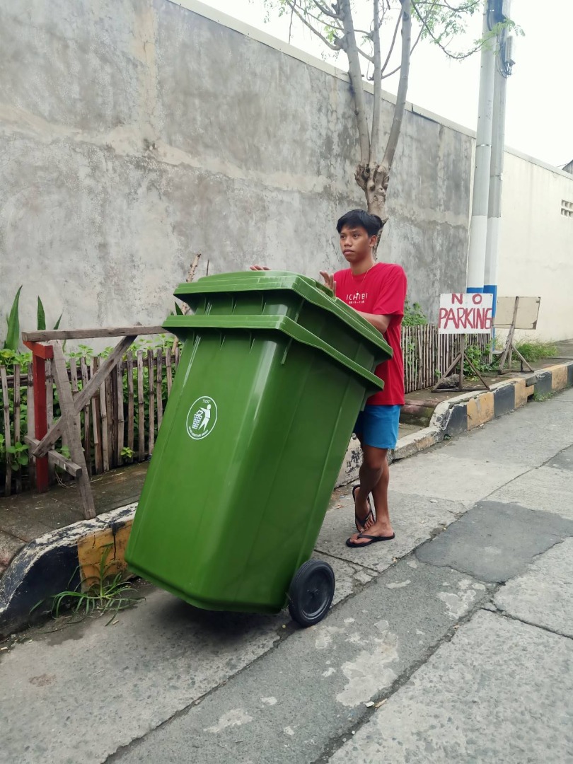 ROLLING TRASH BIN 360LITER, Furniture & Home Living, Cleaning ...