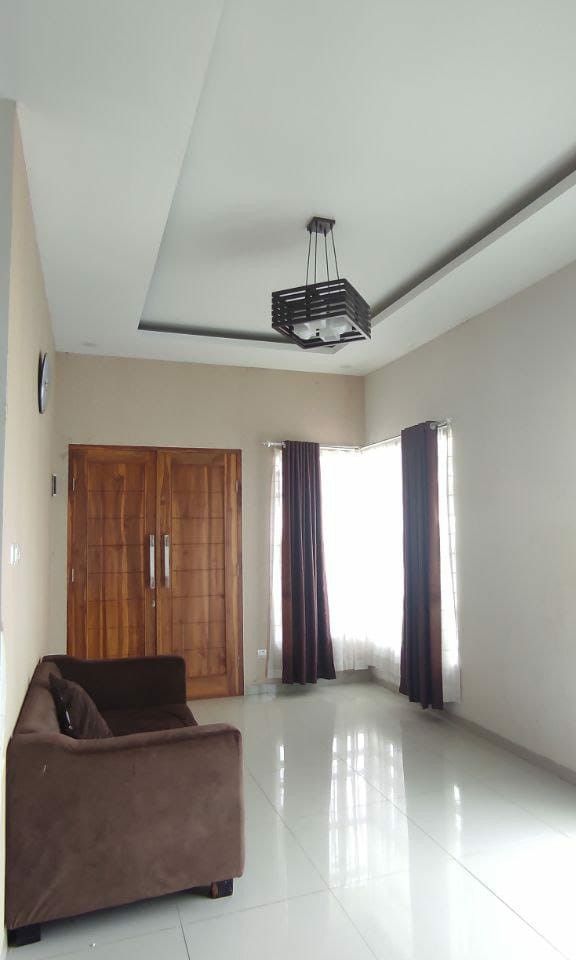 RUMAH DIJUAL DI LEMBANG BANDUNG, LUAS TANAH 150M2, POSISI HOOK, 4 KT RUANG SEMI TERBUKA, CARPORT ...