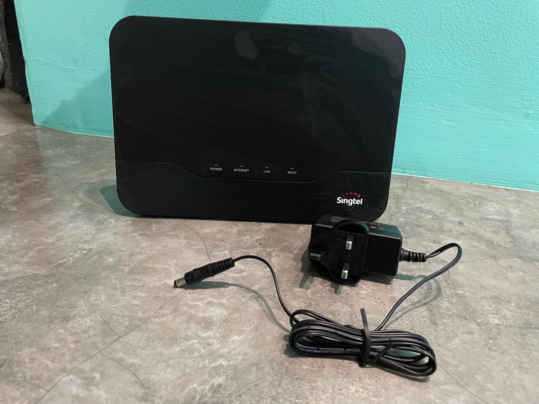 SingTel mesh router and power adapter plug, Computers & Tech, Parts ...