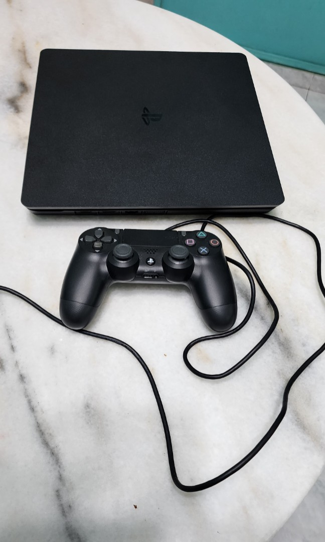 Sony playstation 4 (1TB), Model CUH-2218B, Video Gaming, Video Game ...