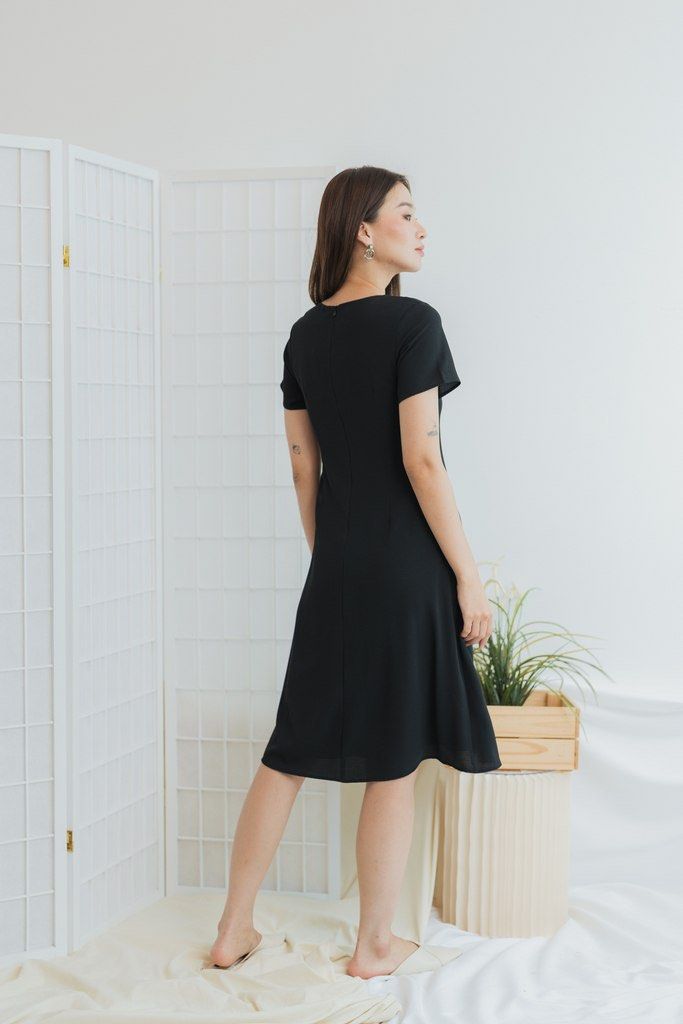 TSW Samantha Button Midi Dress, Women's Fashion, Dresses & Sets ...
