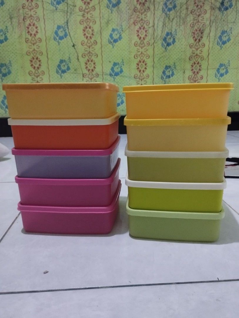 Tupperware kotak makan second, Kitchen & Appliances di Carousell