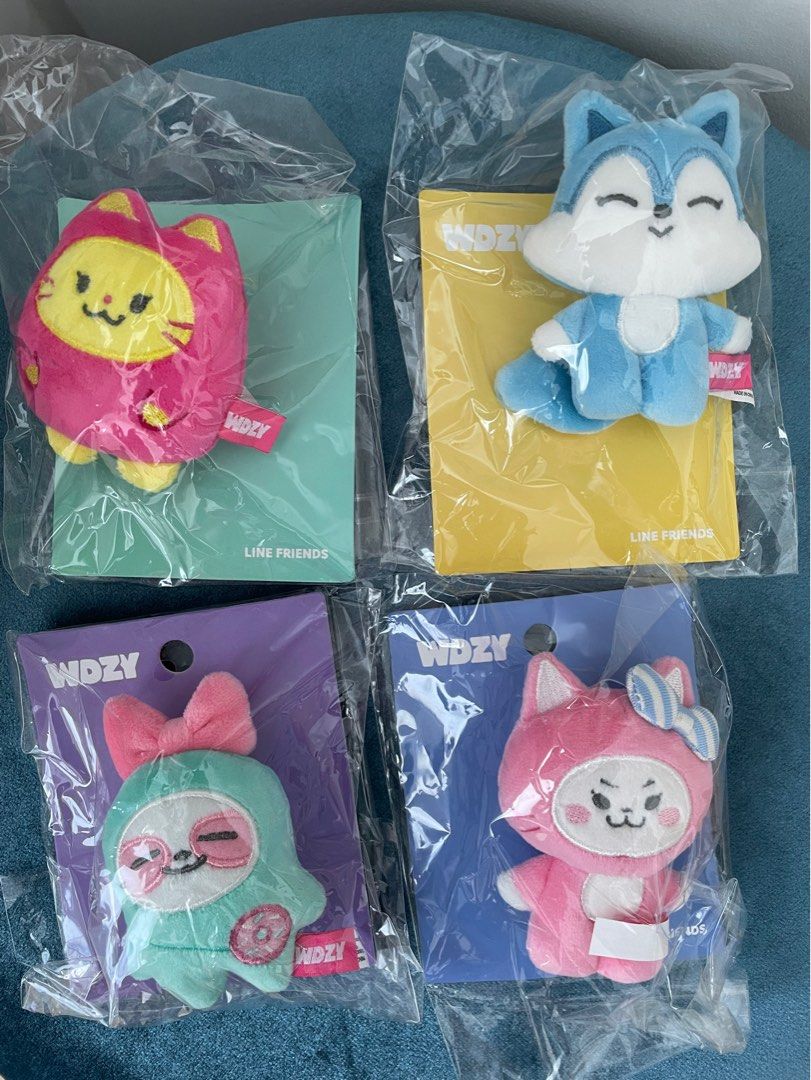 TWICE Lovely and ITZY Wdzy items nayeon jeongyeon momo sana jihyo mina ...