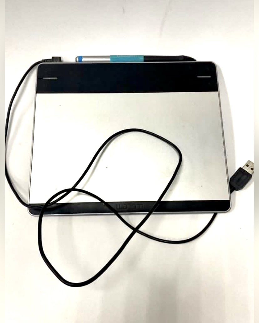 wacom intuos ctl480 繪圖板, 家具及居家用品, 居家改善及收納用品, 居家改善及收納用品在旋轉拍賣