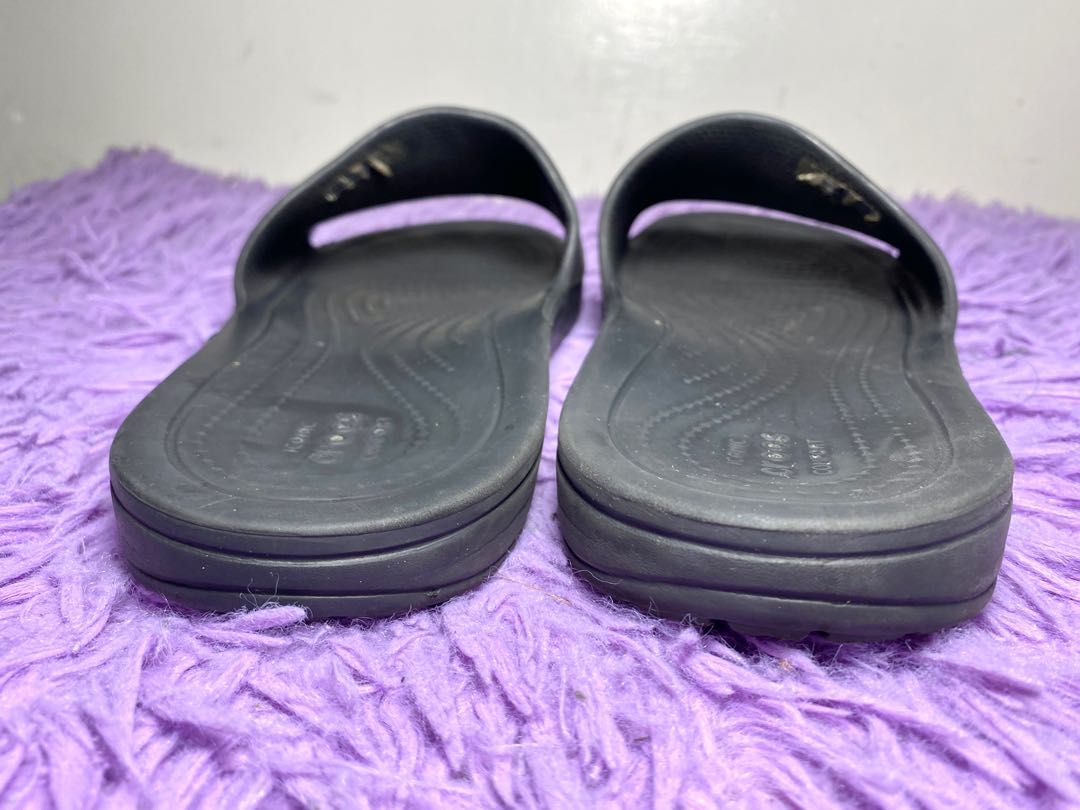 As383 CROCS BLACK SLIDE W8, Women's Fashion, Footwear, Slippers and slides on Carousell