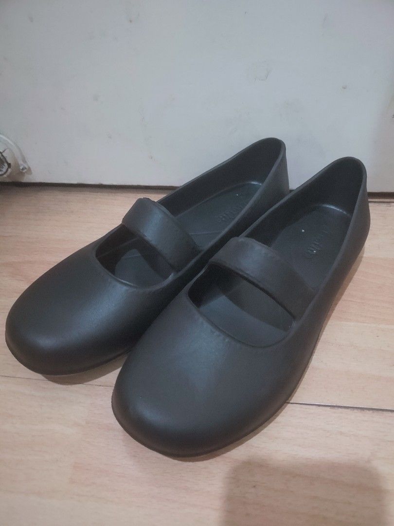 Black shoes duralite, Women's Fashion, Footwear, Flats & Sandals on ...