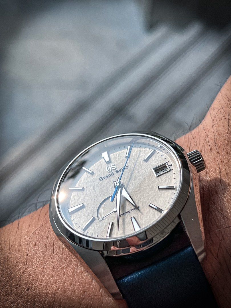 Grand seiko Snowflake SBGA211, Luxury, Watches on Carousell