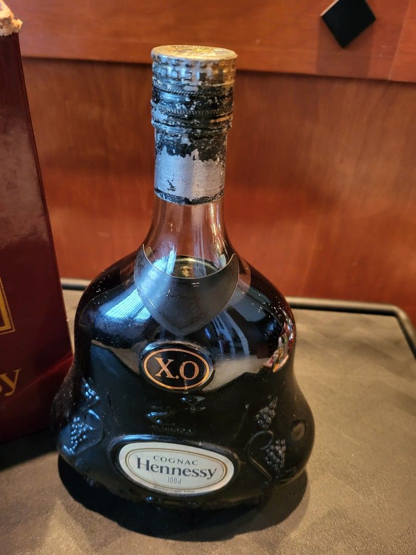 Hennessy Ox Cognac 1L. 40 yrs old at least, Hobbies & Toys, Memorabilia ...