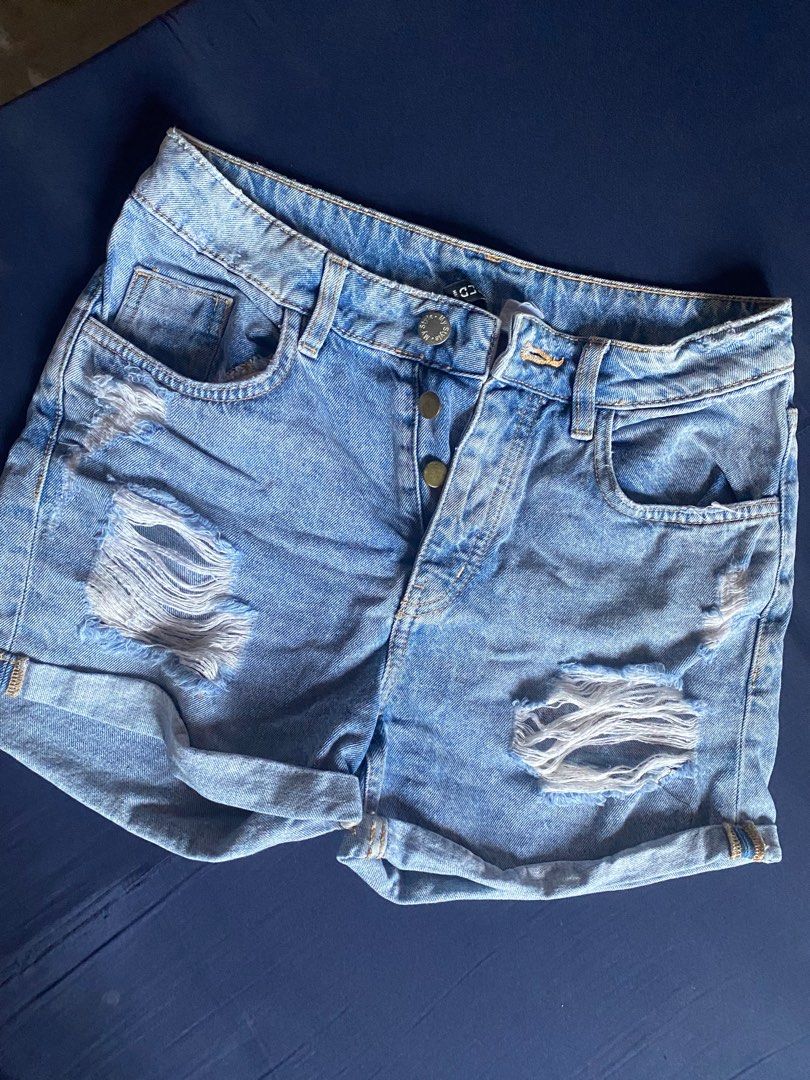H&M Divided HW shorts, Women's Fashion, Bottoms, Shorts on Carousell