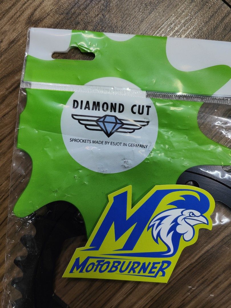 KTM Superduke R chain sprocket set 17/40T, Motorcycles, Motorcycle ...