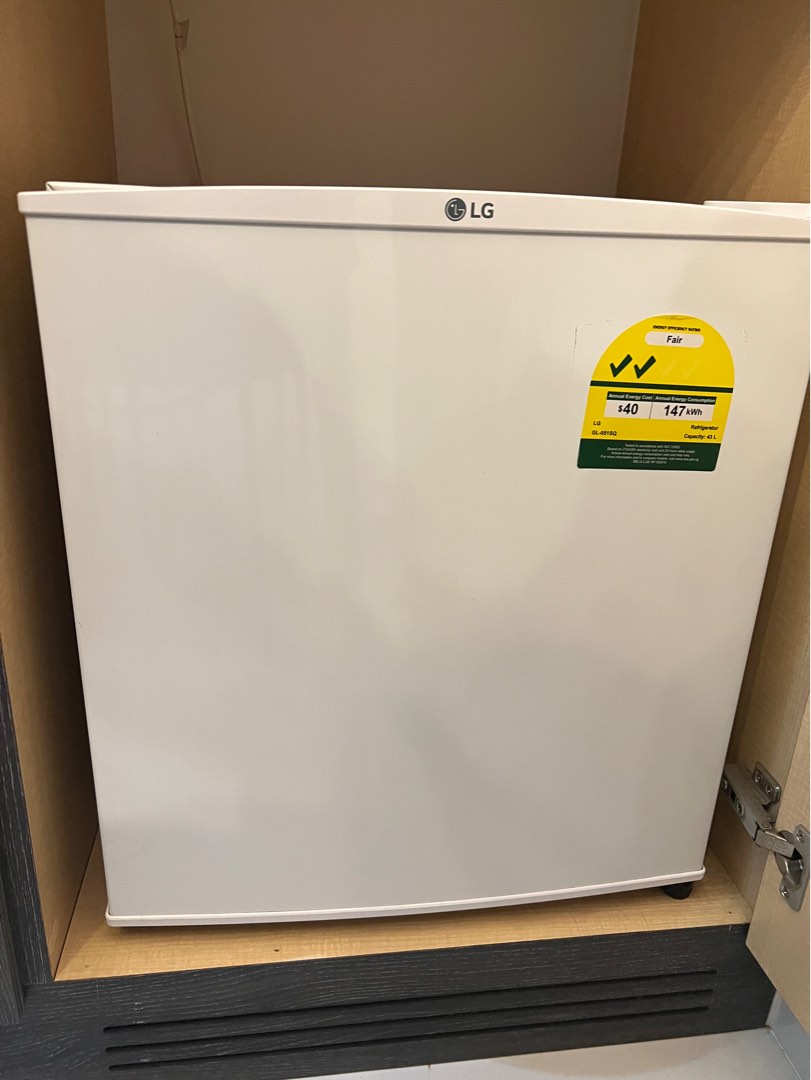 LG mini bar fridge 43L, TV & Home Appliances, Kitchen Appliances ...