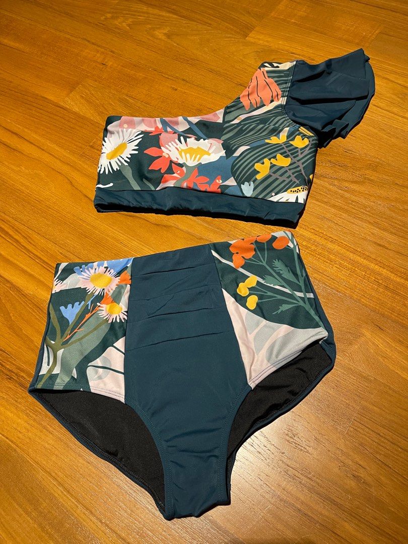 LN The Missing Piece x Pink Salt, Women's Fashion, Swimwear, Bikinis ...