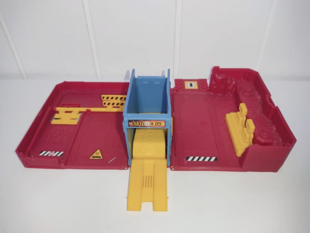MATCHBOX POP UP PLAYSET STATION 05, Hobbies & Toys, Toys & Games on ...