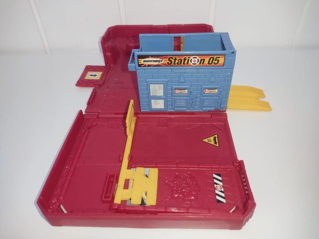 MATCHBOX POP UP PLAYSET STATION 05, Hobbies & Toys, Toys & Games on ...