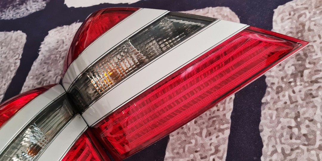 Mercedes W221 S-class tail light, Auto Accessories on Carousell