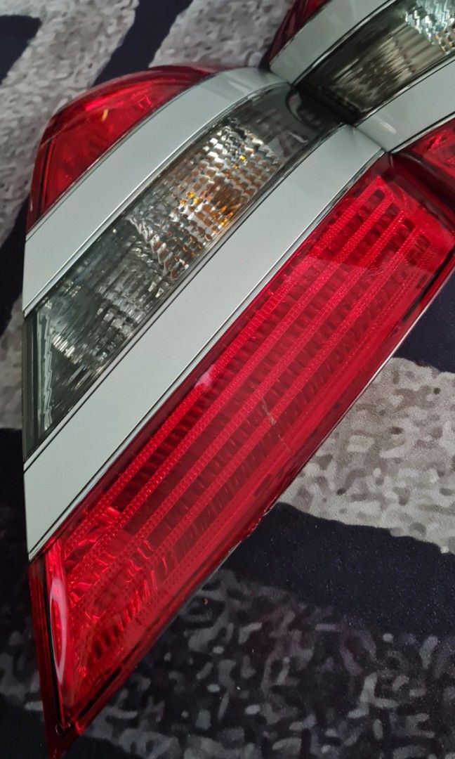 Mercedes W221 S-class tail light, Auto Accessories on Carousell