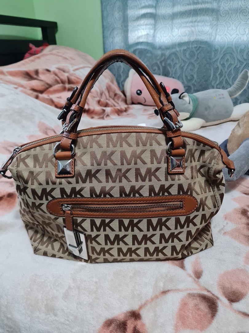 Michael Kors Vintage Two-Way Bag, Luxury, Bags & Wallets on Carousell