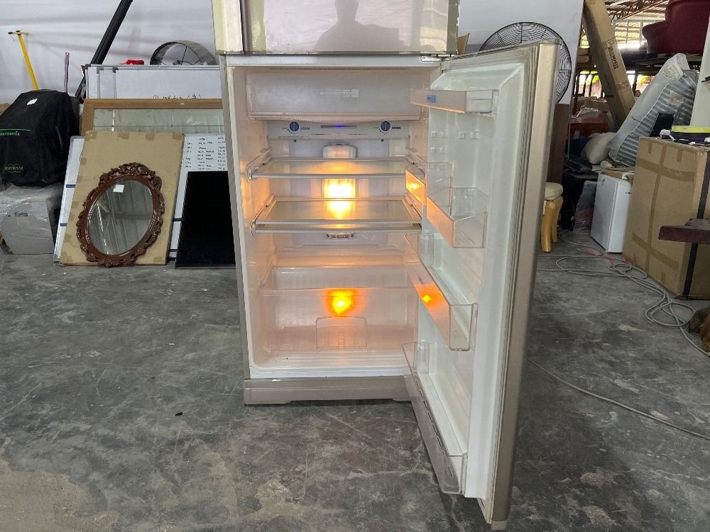 MITSUBISHI 2 Door Refrigerator Silver Colour / MITSUBISHI 2 Pintu Peti ...