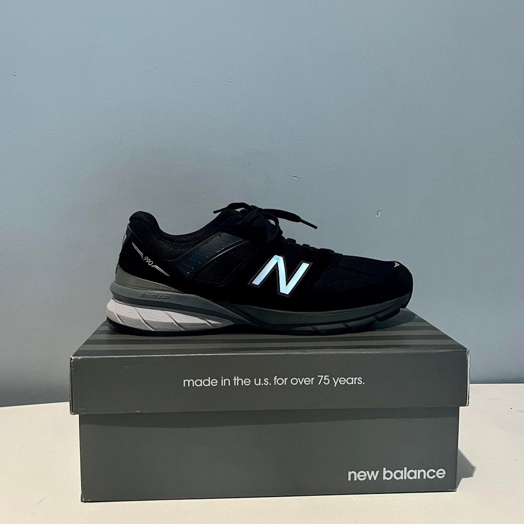 NB 990v5 Black & White, Men's Fashion, Footwear, Sneakers on Carousell