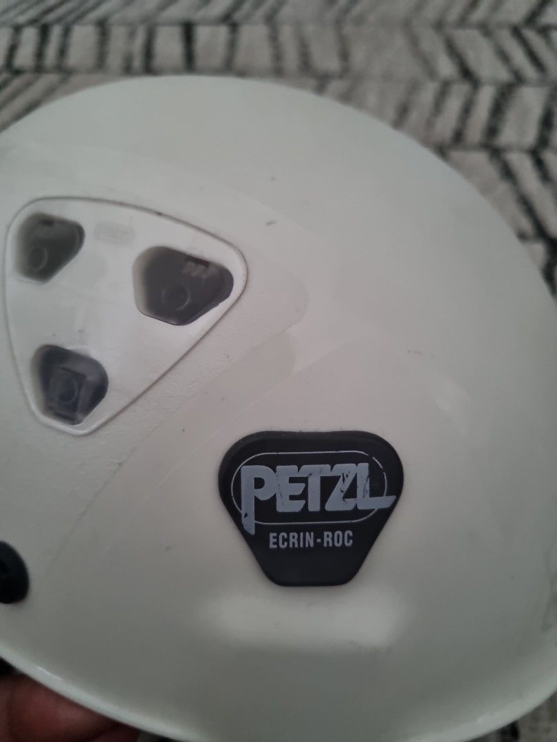 Petzl Ecrin Roc with Plugs, Sports Equipment, Other Sports Equipment ...