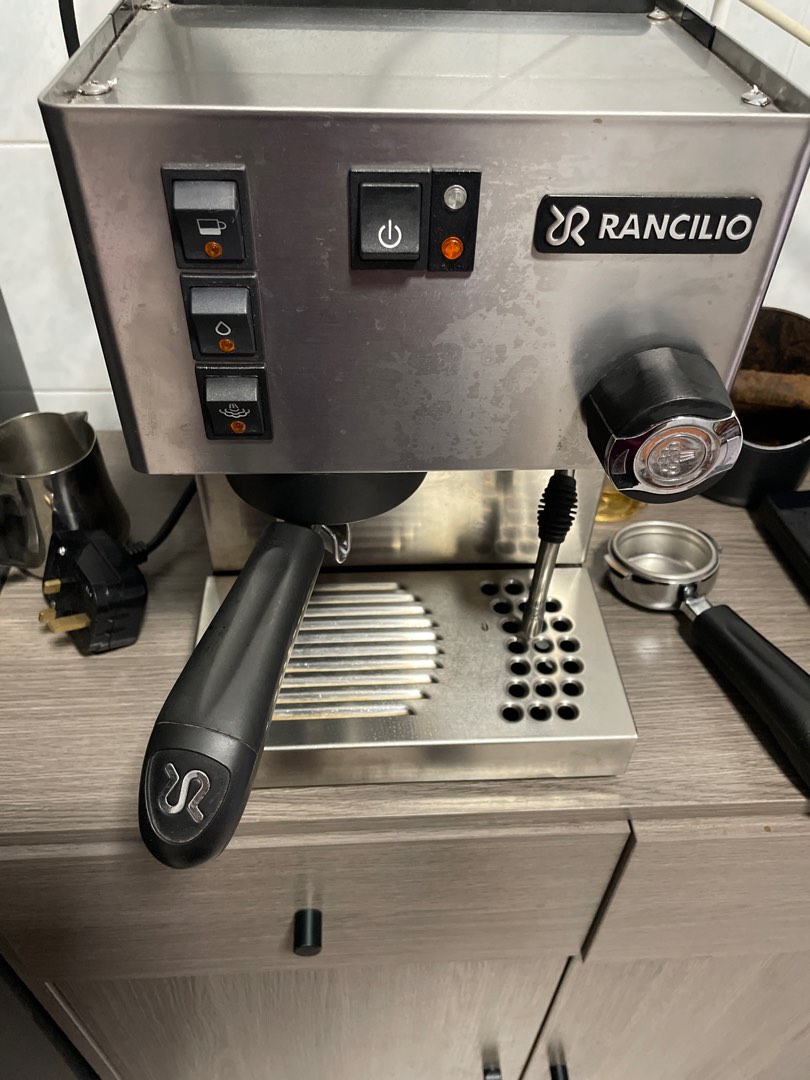 Rancilio Silvia V6 (latest model), TV & Home Appliances, Kitchen ...